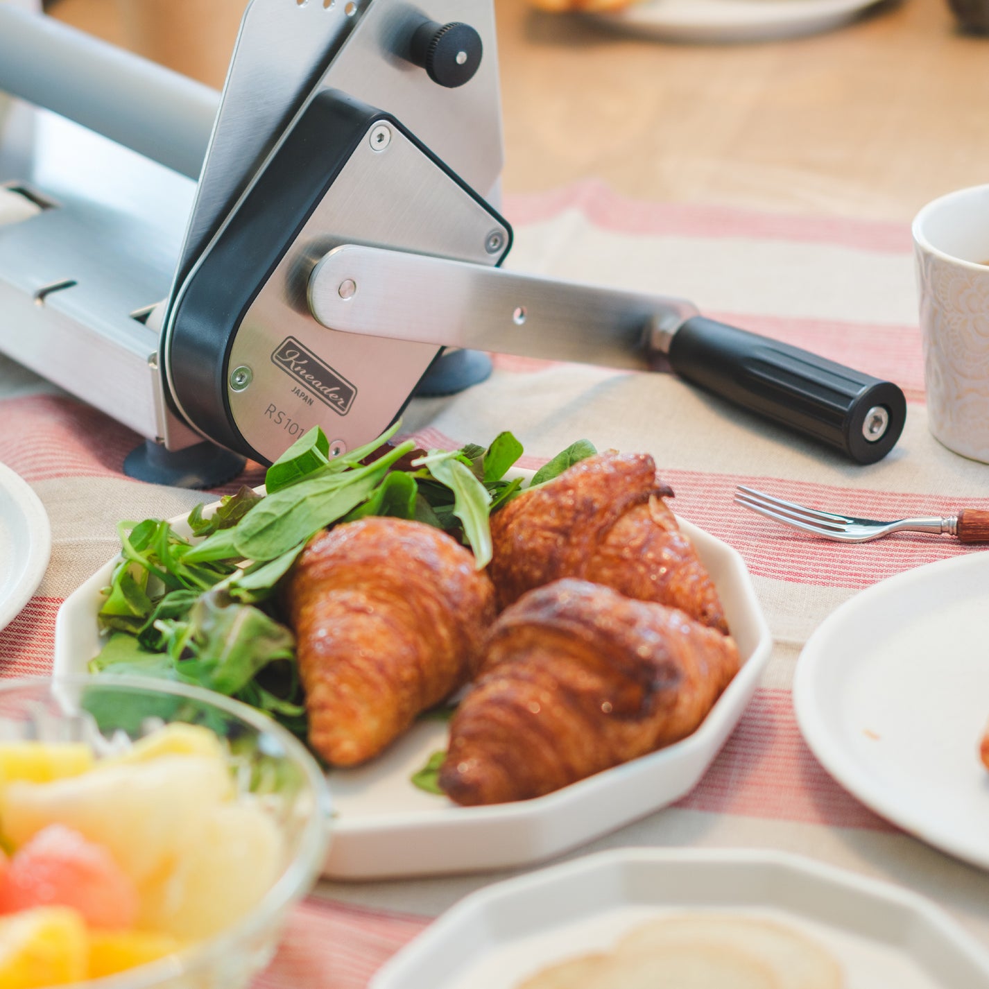 Dough Sheeter RS101 with a Sheeter Board – Japan Kneader Online Store